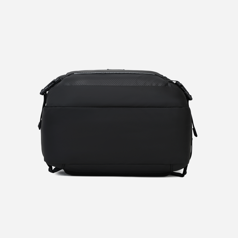 The EF91M backpack from Rahala is a practical backpack.